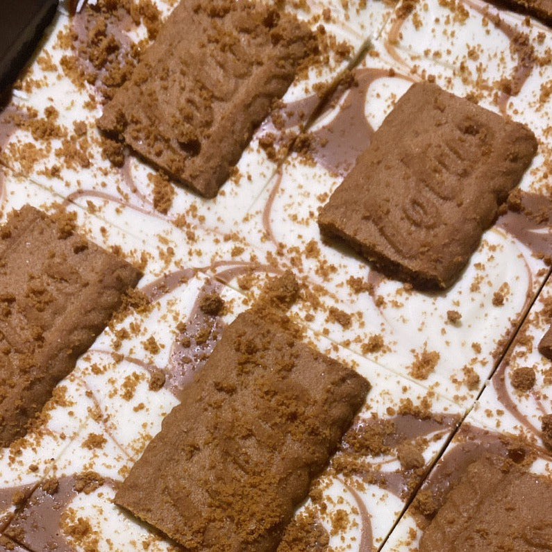 Milkybar & Biscoff – Bungs Bakes Online